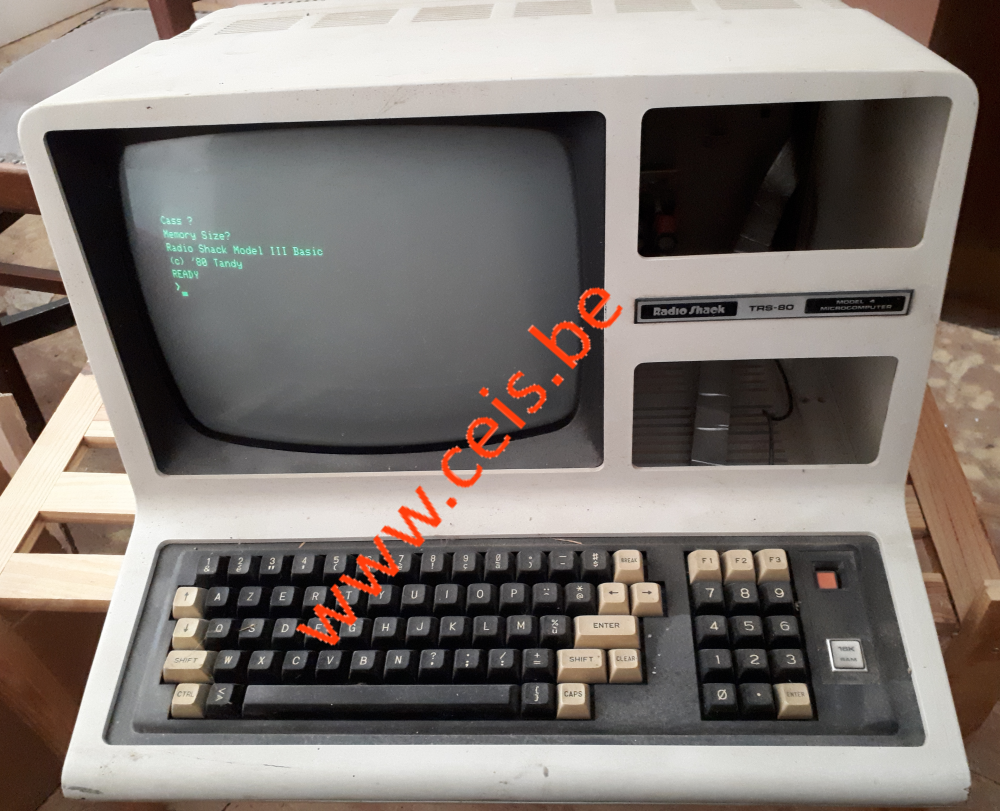 TRS-80 Model 4 – C.E.I.S.